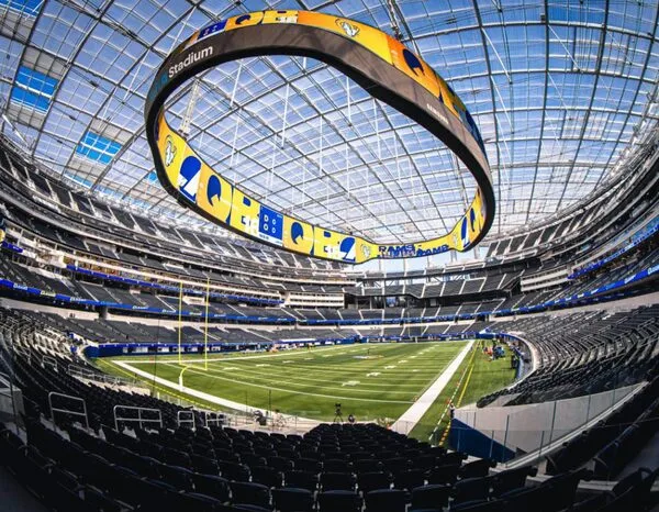 LED displays in sports stadiums-MuenLed